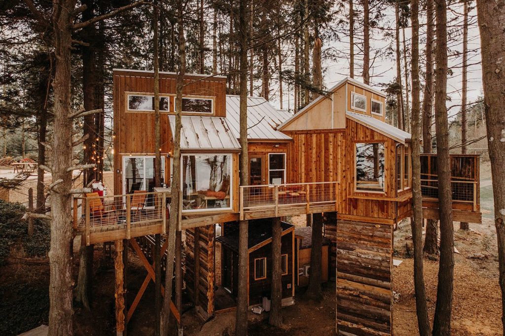 31 Best Pacific Northwest Treehouse Rentals - Renee Roaming