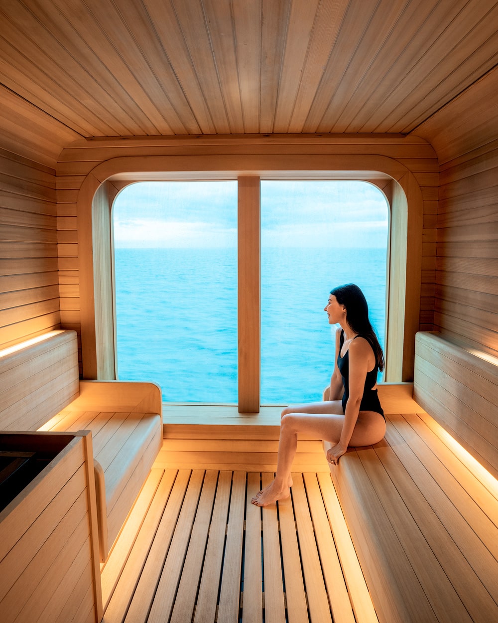 Seabourn Luxury Expedition Cruise to Antarctica, South Georgia and The Falkland Islands