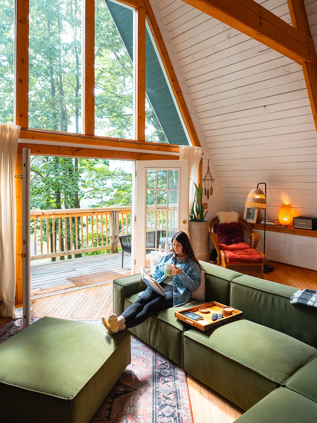 How to Plan the Most Magical Reading Retreat - Renee Roaming